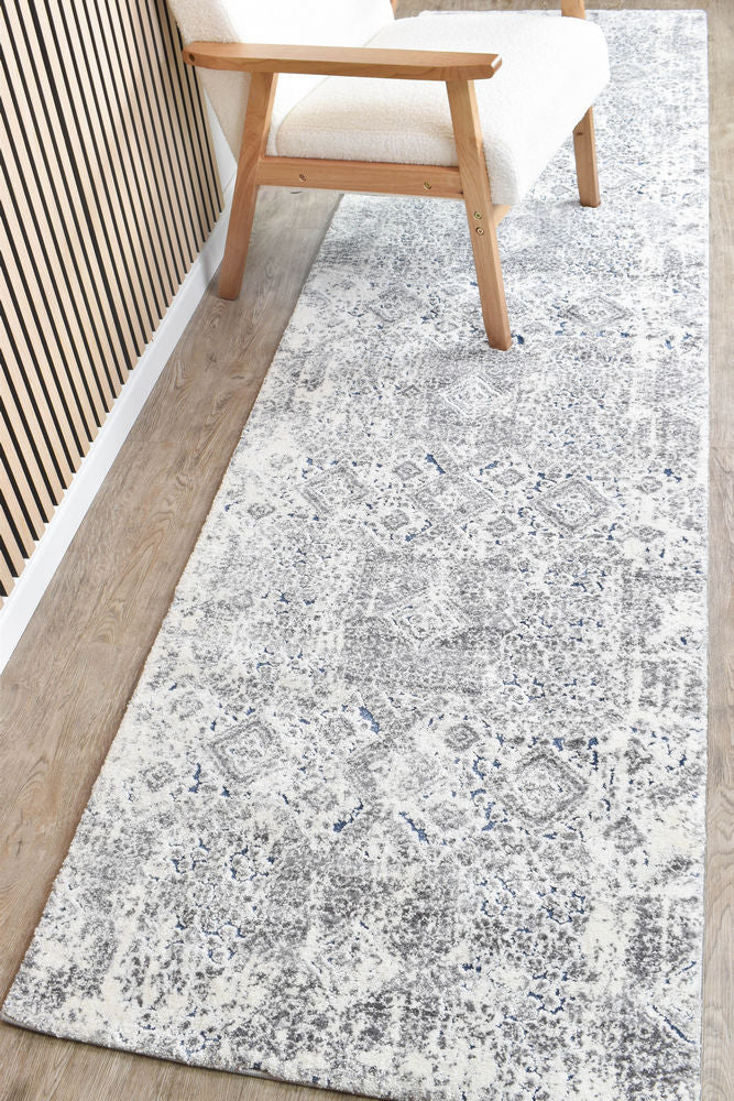 Sofia A0238A Grey Pail Runner – Austex